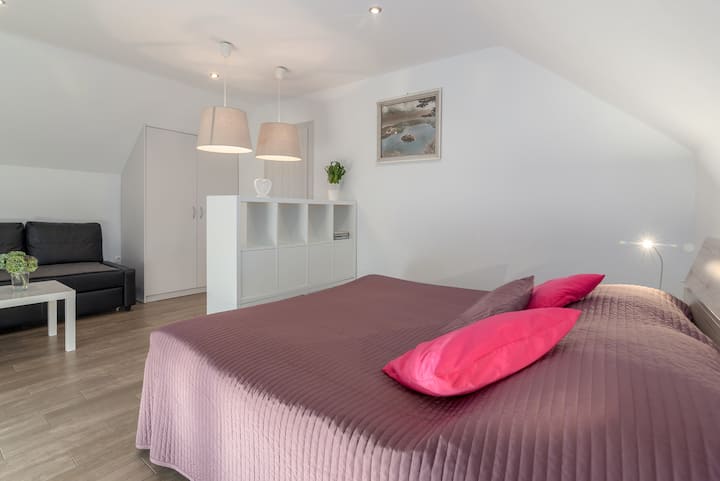 Modern 2-bedroom Apartment With Balcony And Garden - Ferlach