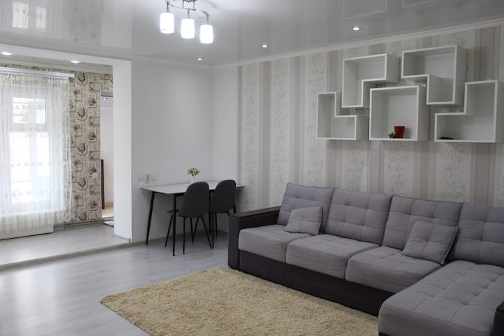 Kmod Studio - Comrat