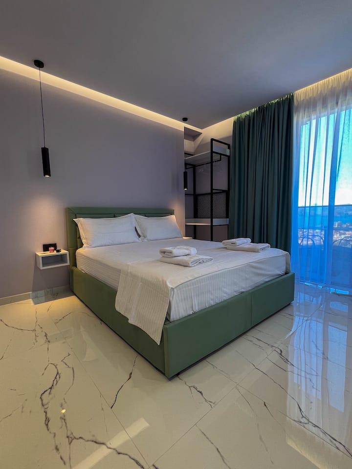 Saranda's Crown 101 - Saranda