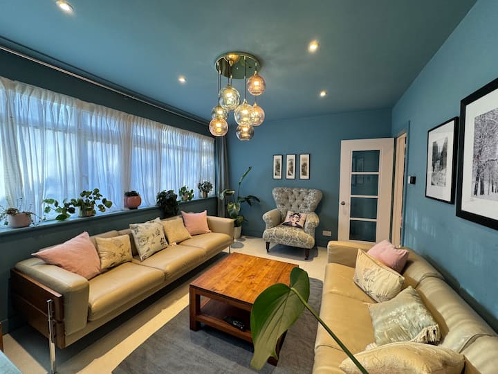 Lovely House In Blackheath - 그리니치