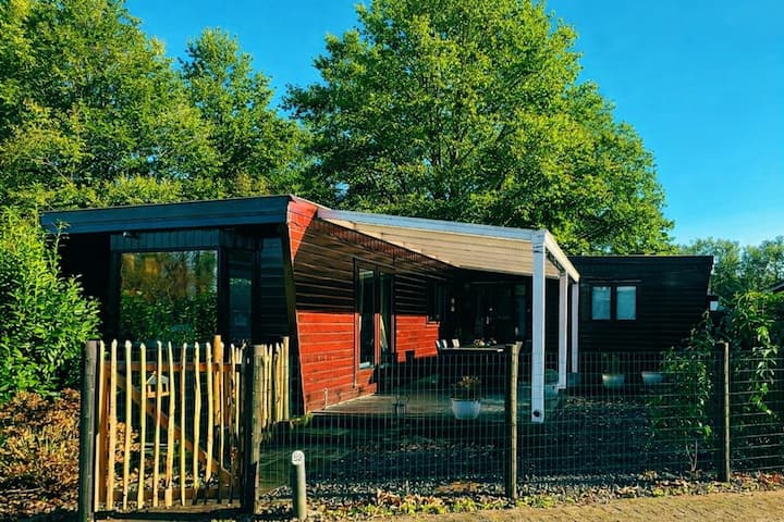 Rustic Forest Chalet Sven Veluwe W/ Fenced Garden - Ermelo, Netherlands