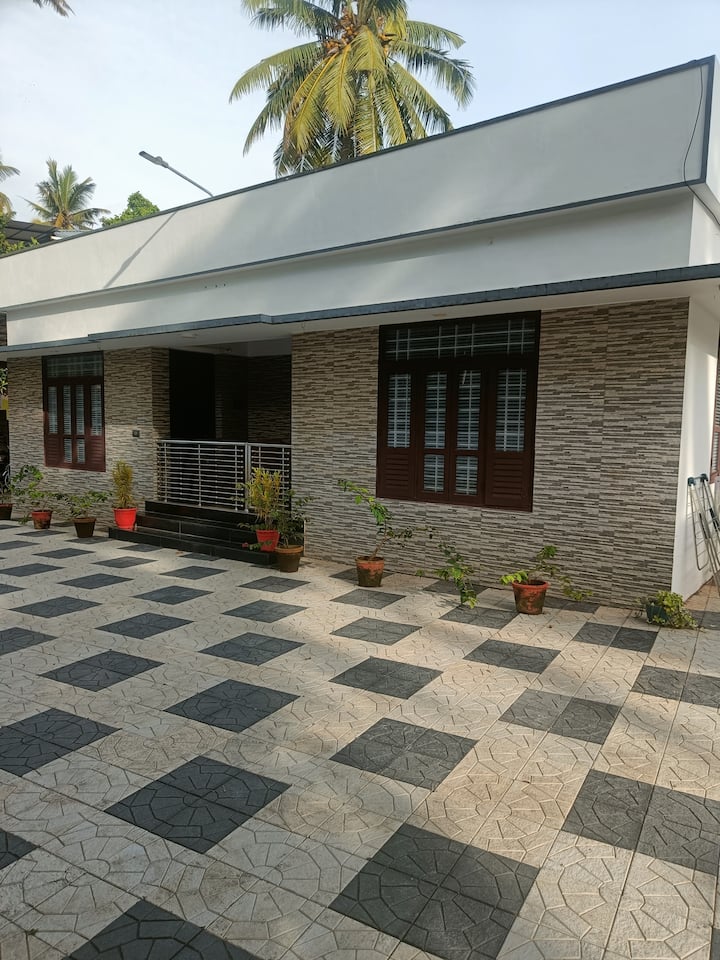 Sarovaram Guest House - Kovalam