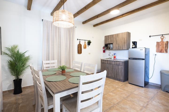 Jobos Beach Apt#5, W/washer/dryer And Kitchen - Isabela