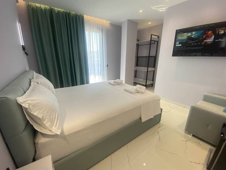 Saranda's Crown 201 - Saranda