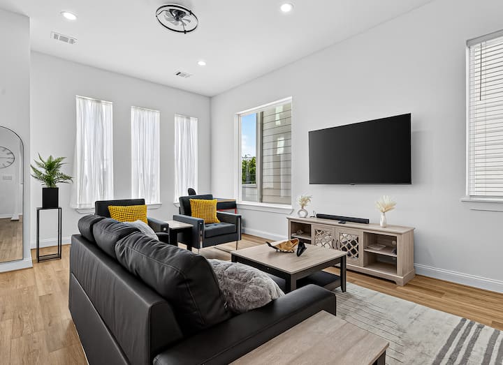 *Newly Built* | Mins To Nrg, Medctr |1000mbps Wifi - Houston, TX