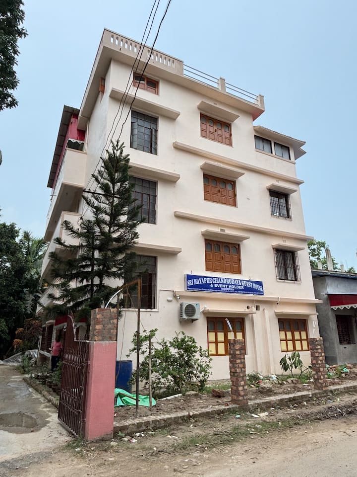 Mayapur Chandrodaya Guest House - Mayapur
