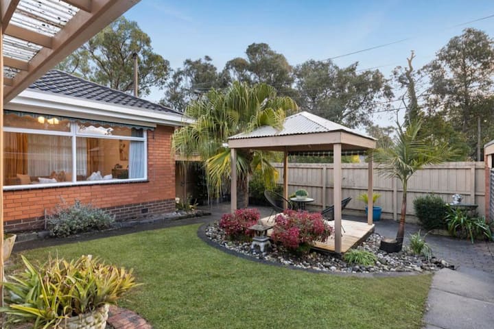 Hilltop Escape - Bayswater