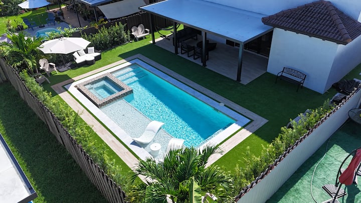 Escape To Cutler Bay Retreat | Pool, Bbq & Family - Zoo Miami, Miami