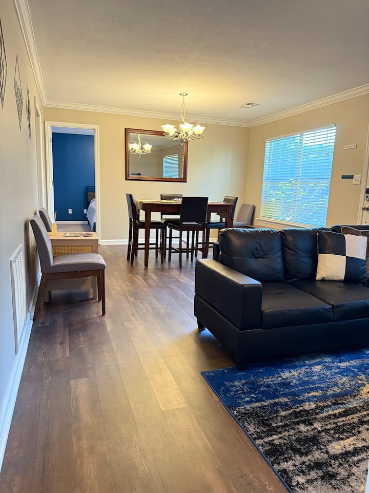 The Wildwood: Sleeps 9 Clean Quiet Cul-de-sac Home - Auburn, AL