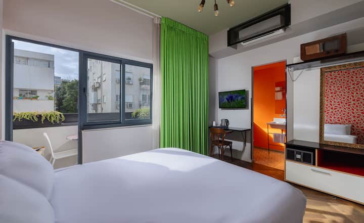 Scarlet Hotel- Classic Double Room With Balcony - Tel Aviv