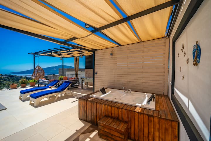 Deniz Manzaralı Villa - Turkey