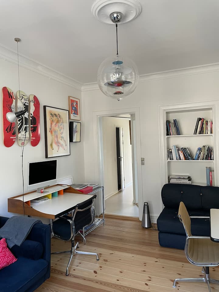 Cozy Design & Art Apartment In Local Hotspot - Copenhaguen