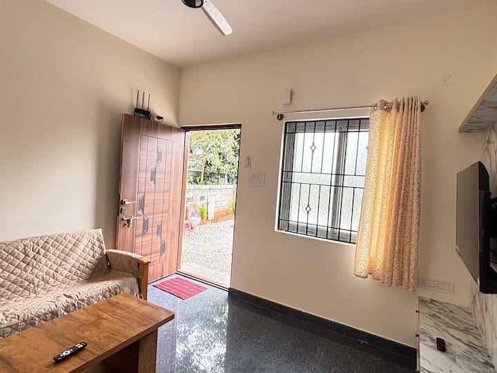 Cozy~calm 1bhk •Ground Floor• Free Car Parking - India