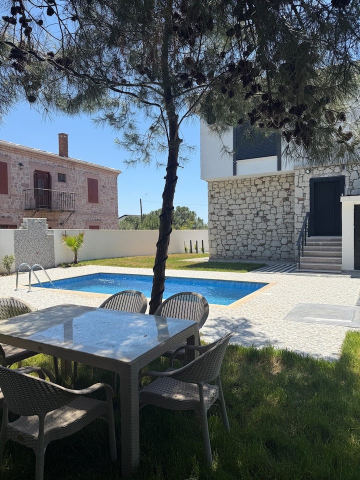 Modern 3-br Villa With Pool Near Beaches - Ayvalık