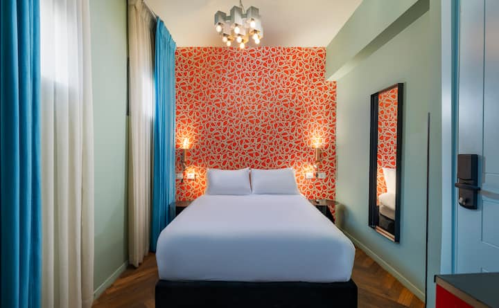 Scarlet Hotel- Economy Double Room - Tel Aviv