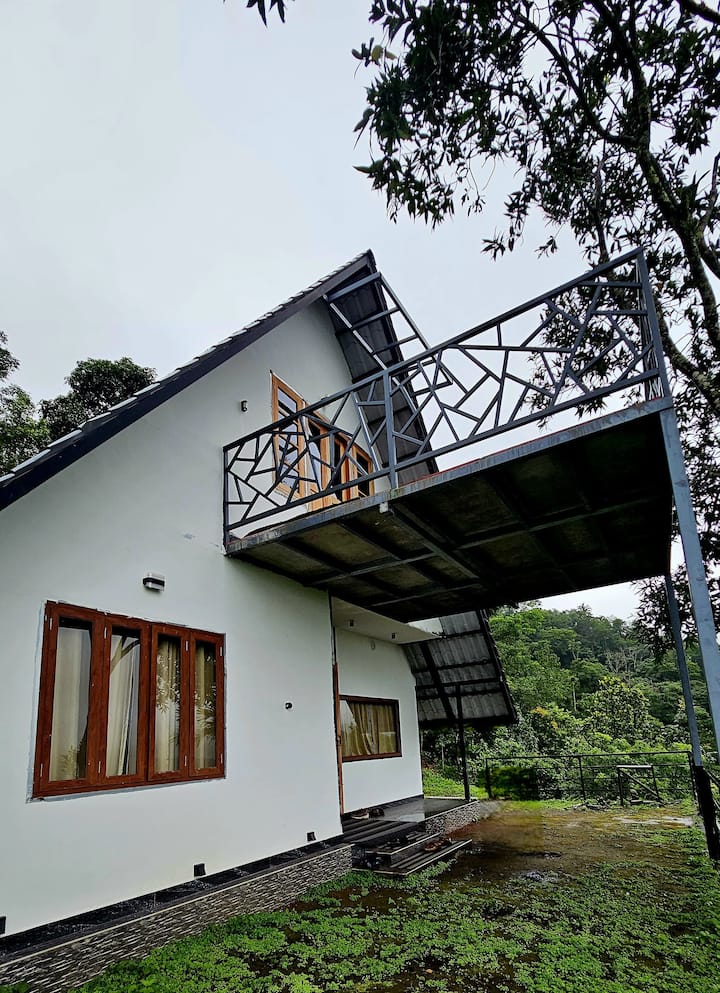 Pluto Homestay - Kuttikkanam