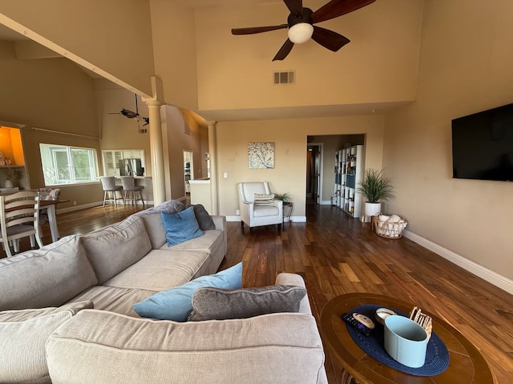 Condo W/movie Room, Offices, Views, Pool & Hot Tub - Redding, CA