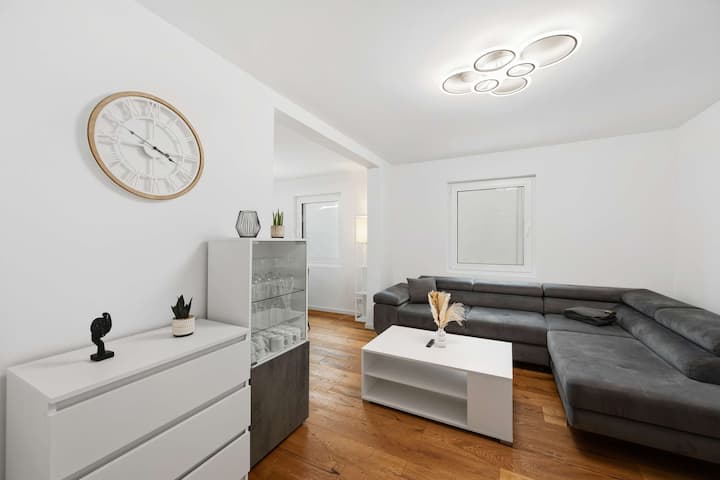 Superior Apartment - Your Stylish Temporary Home I - Reutlingen