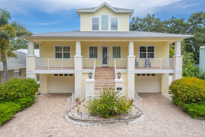 The Crystal Breeze House - Tarpon Springs, FL