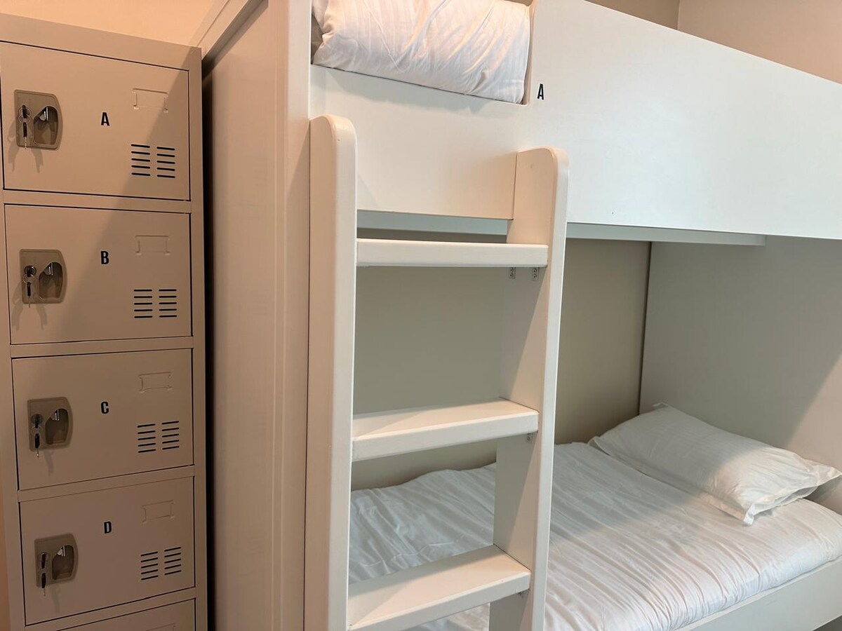 Fireworks view 1 bed in mixed dormitory room - Bed and breakfasts for ...