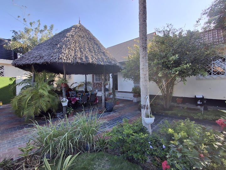 Banana House - Dar es Salaam