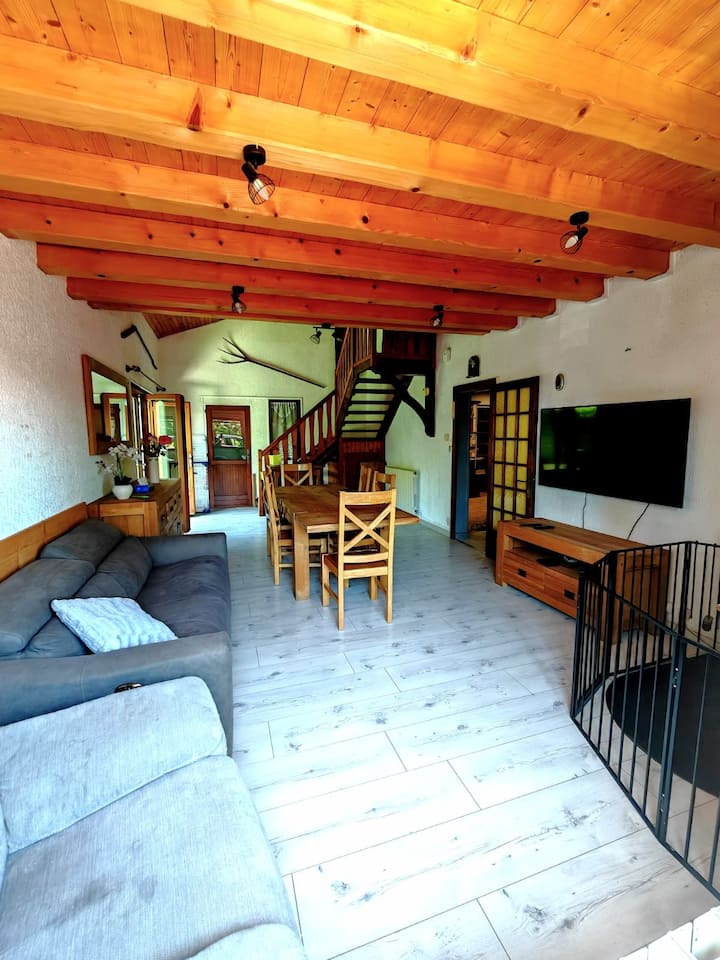 Maison Avec Piscine Et Spa
Le Refuge Des ÉToiles - Archamps