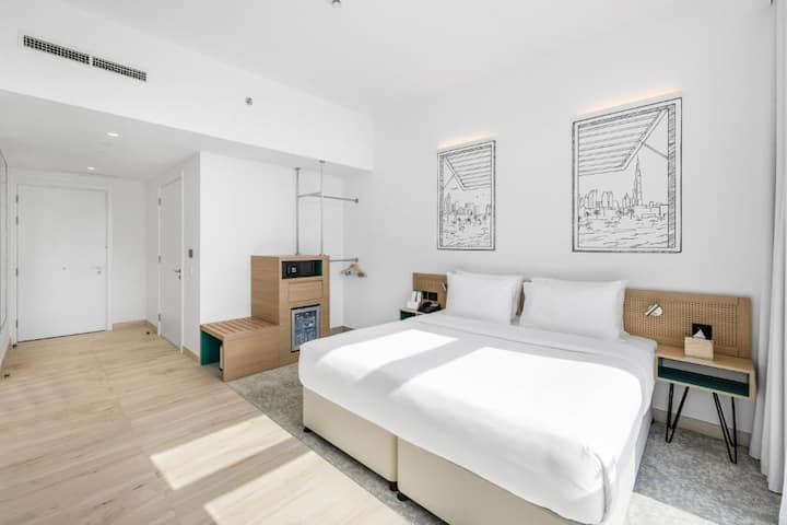 Chic Hotel Room Near Jebel Ali - Dubai