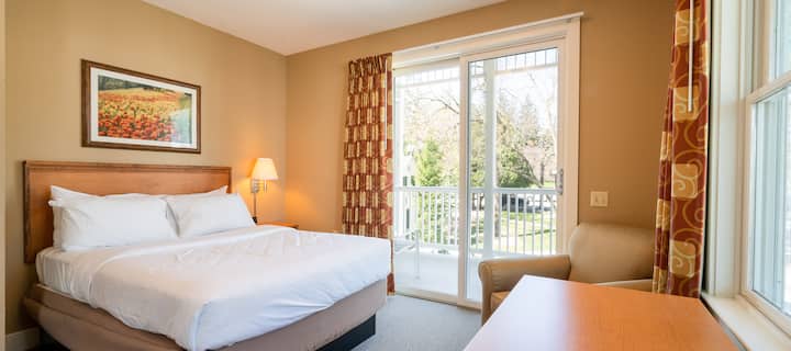 Two Bedroom Condo One Full Bath - Elkhart Lake, WI