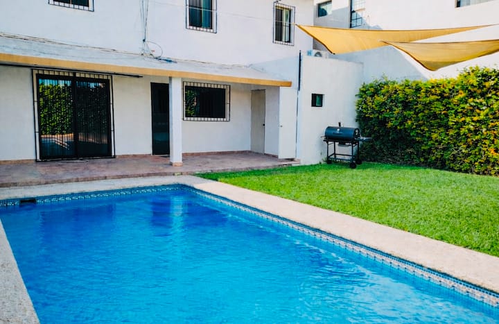 Casa Con Alberca En Cumbres Tercer Sector - Monterrey