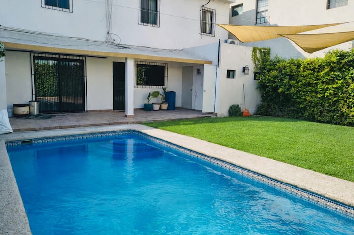 Casa Con Alberca En Cumbres Tercer Sector - Monterrey