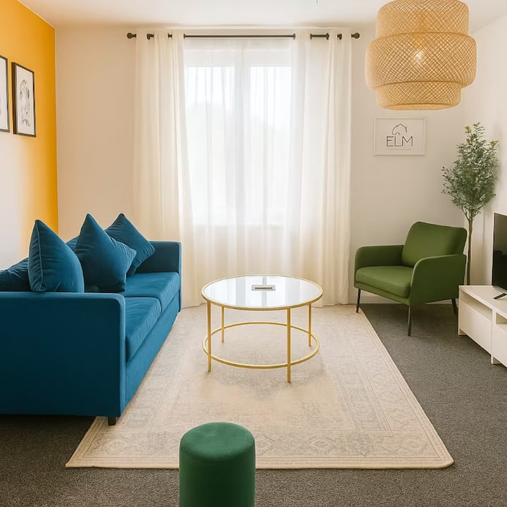Private 2 Bedroom Flat With Free Parking - 샐퍼드
