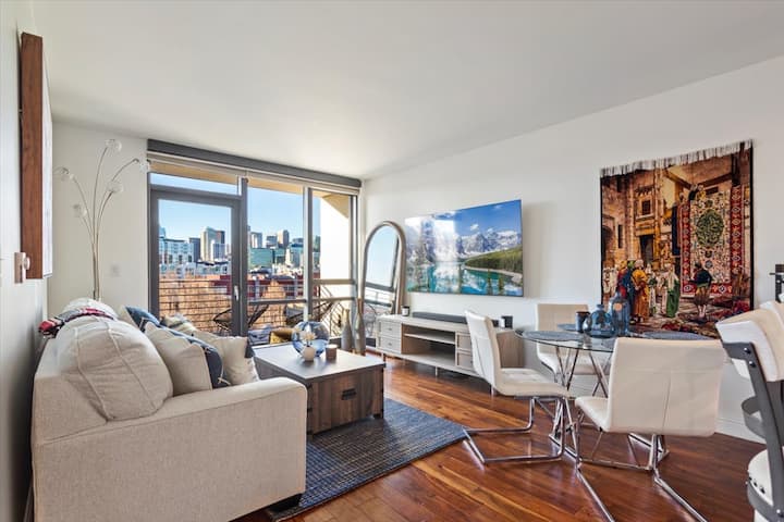 Stylish High-rise W/skyline View - San Francisco, CA