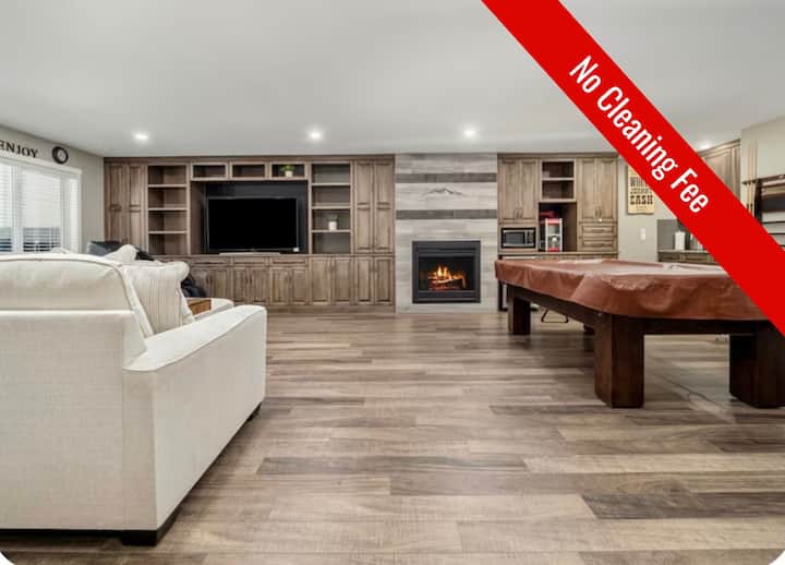 Cottonwood Suite With Pool Table And Massage Chair - Alberta