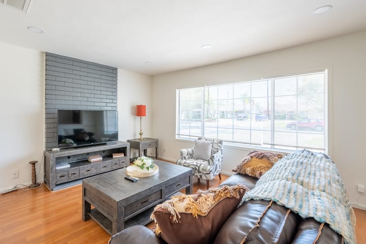 Spacious Family Escape Home San Dimas - San Dimas, CA