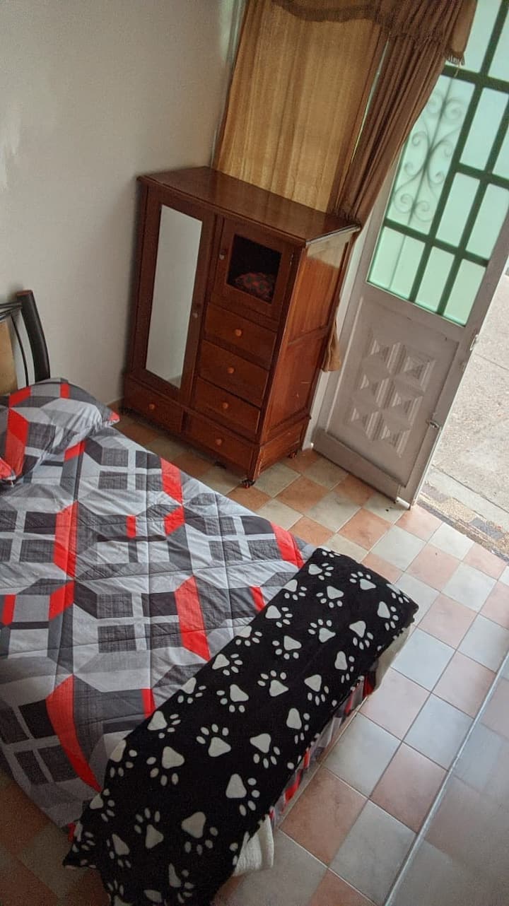Curiosa Habitación Privada - Fusagasugá