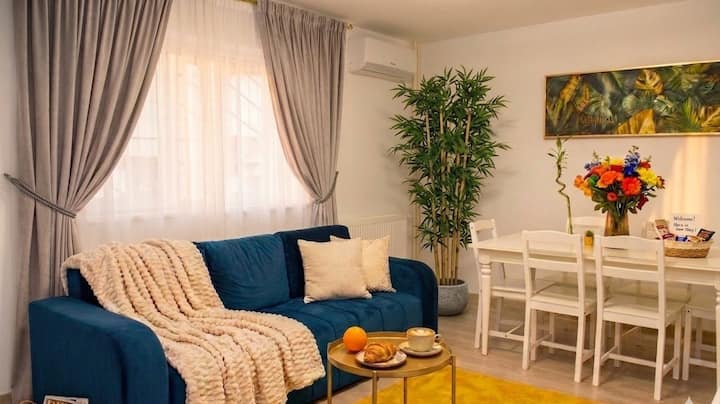 Central Quiet Luxury: Huge 2br Apt | 5 Stars - Bucarest