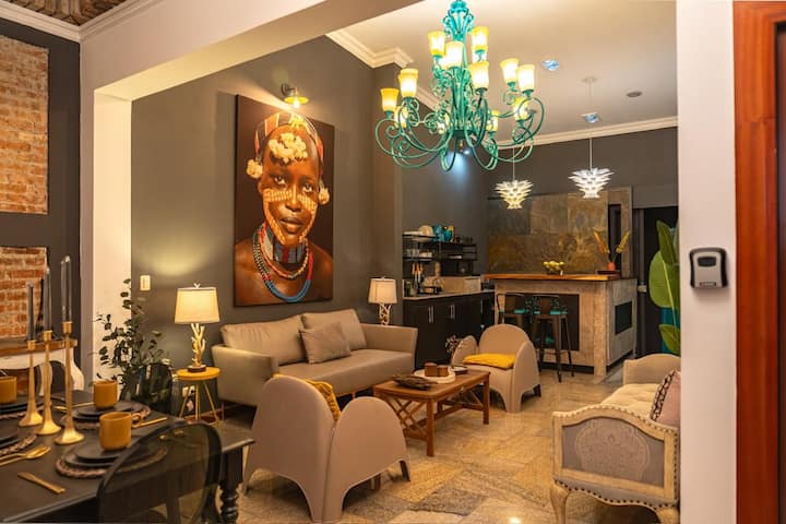 Centrally Located Historic Gem, Restored House - Costa Rica