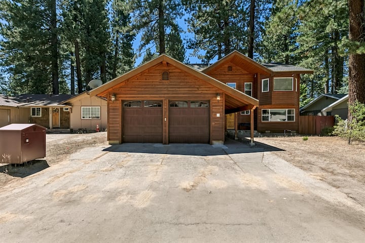 Tahoe Keys Cozy Mountain Retreat 3br, 3ba - South Lake Tahoe, CA