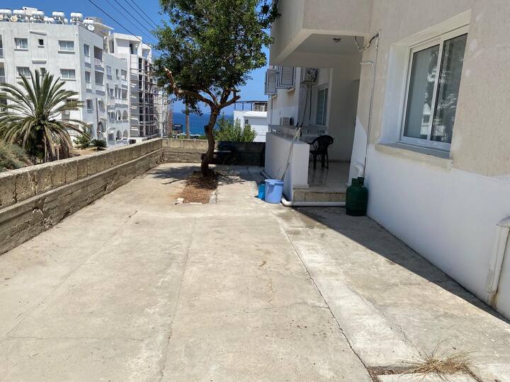 Sea View Flat W Private Garden - Girne
