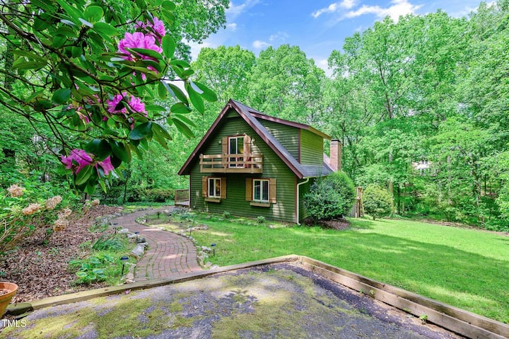 Cozy Cabin In North Raleigh - Raleigh, NC
