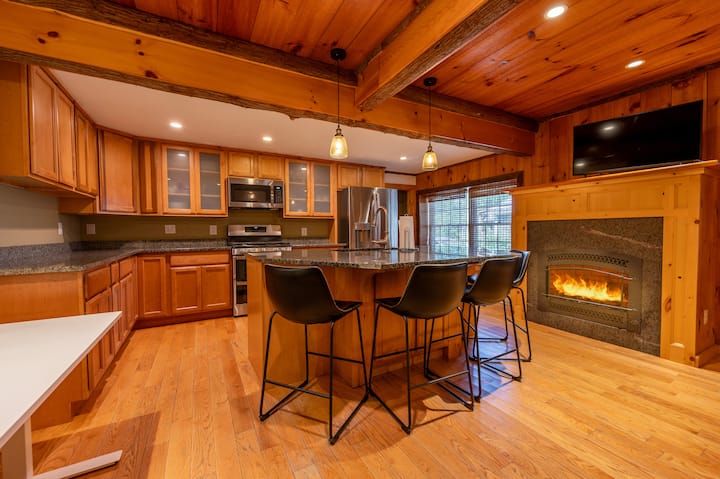 Sentinel Cottage - 2 Bedrooms - Lake Placid, NY
