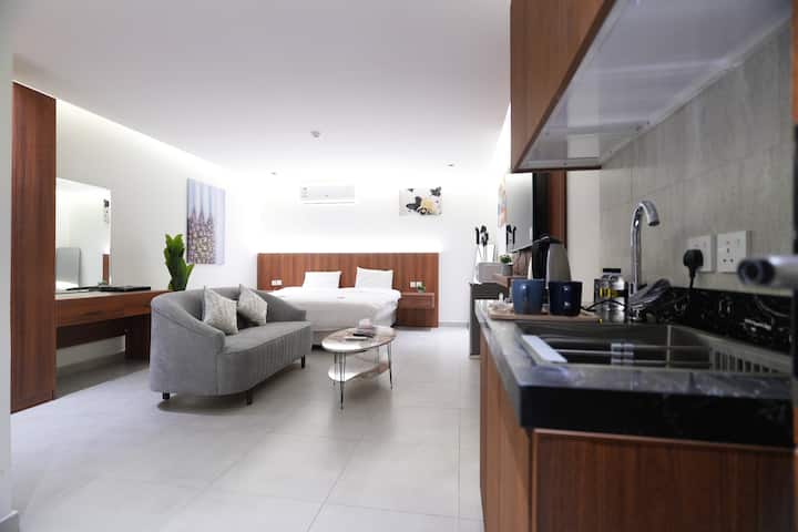 أستديو جميل مقابل التخصصي 304 - Riyadh