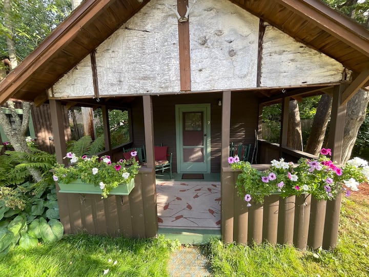 Rustic/modern Adirondack 1br Cabin W/covered Porch - Saranac Lake, NY