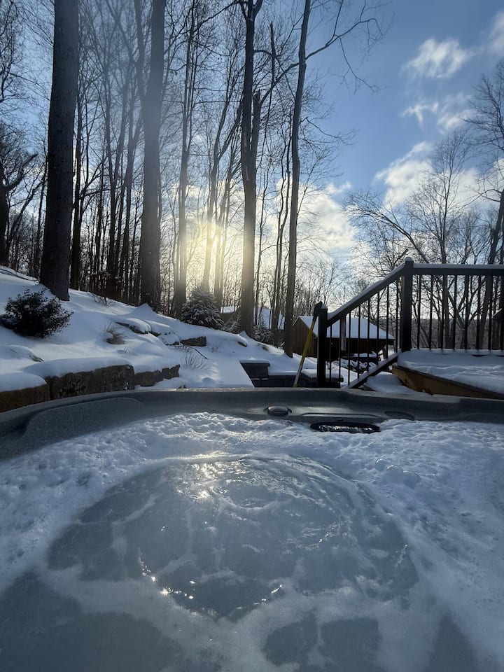 Upscale Loft W/hot Tub In Private Wooded Setting - Mansfield, OH