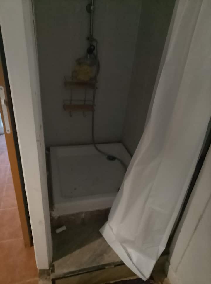 Chambre+sdb+wc+terrasse Jardin. - La Motte