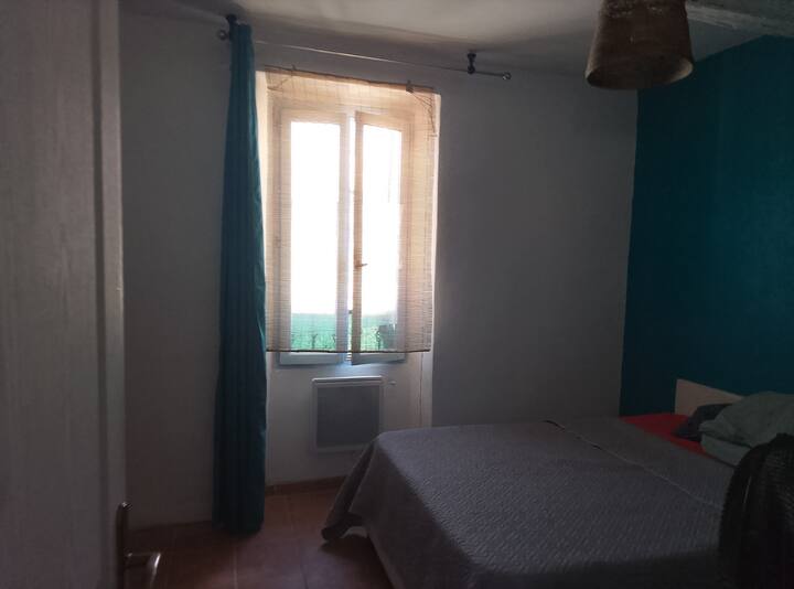 Chambre+sdb+wc+terrasse Jardin. - Le Muy