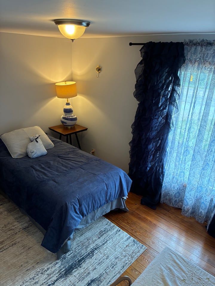 Relax Recharge And Go Exploring!
3 Br 2 Bath - Cambridge, OH
