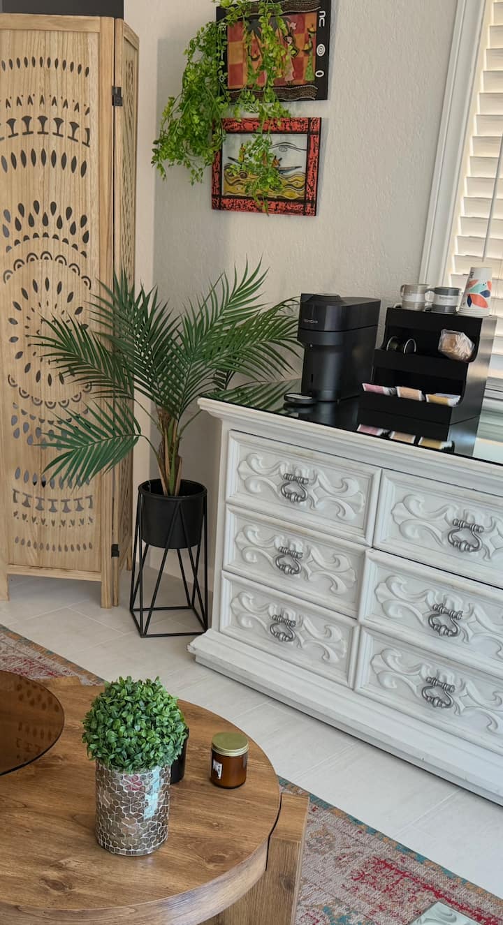 Les Délices Maison - Mira Mesa - San Diego