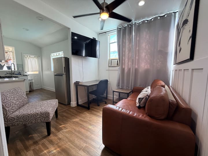 Nothing Is Shared Super Private+parking +Disney - Chino, CA