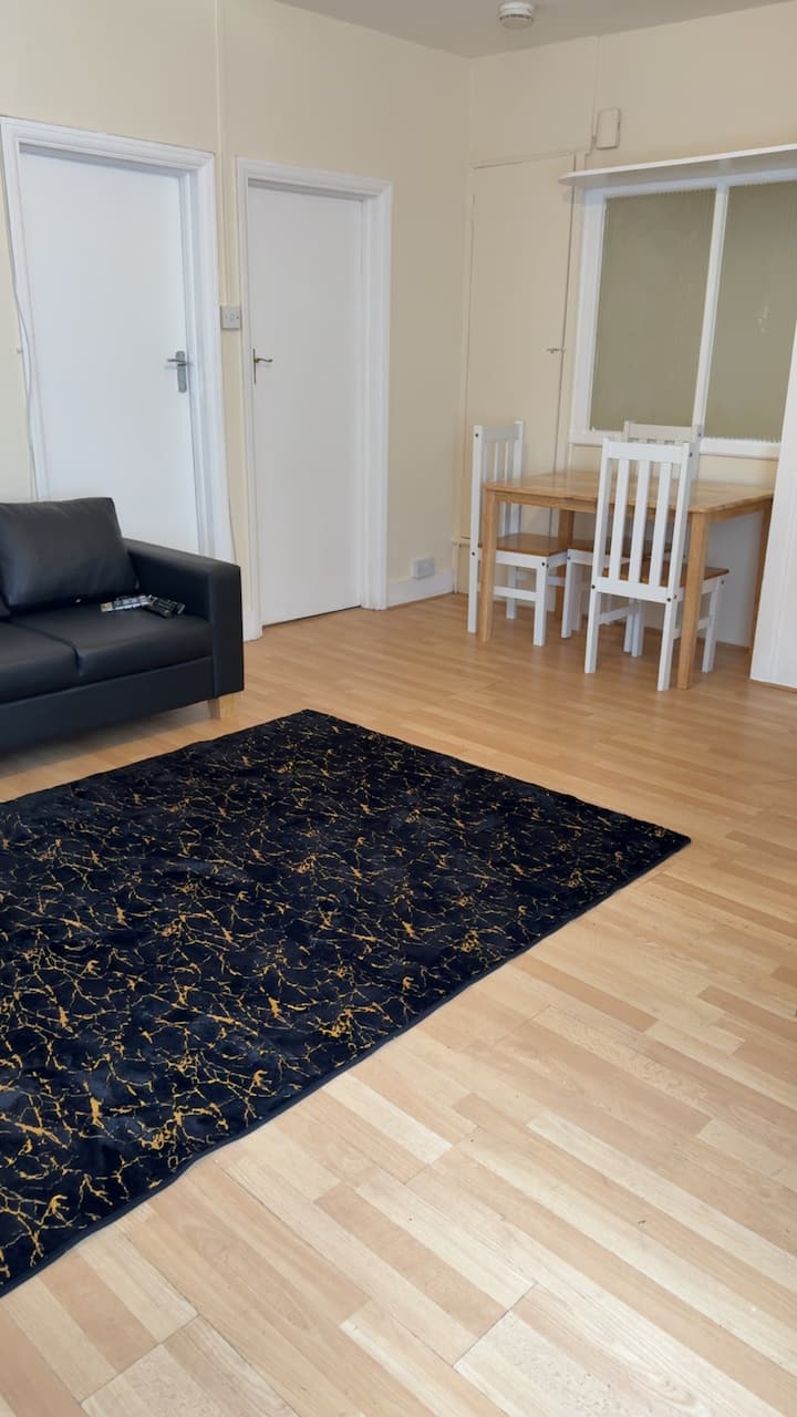 An Home Away Experience - Eynsford Castle